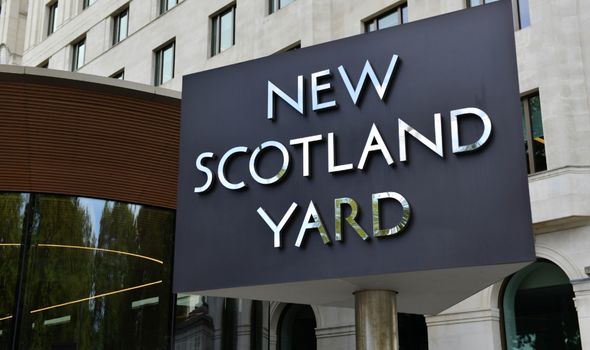« Extrêmement accablant ! » Boris Hell alors que la police n ° 10 donne ...