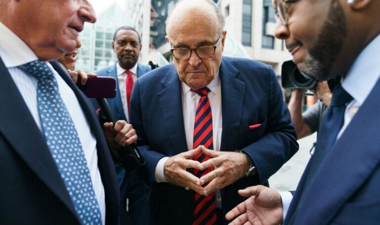 Qui est Noëlle Dunphy ? La femme qui poursuit l'ancien maire de New ...