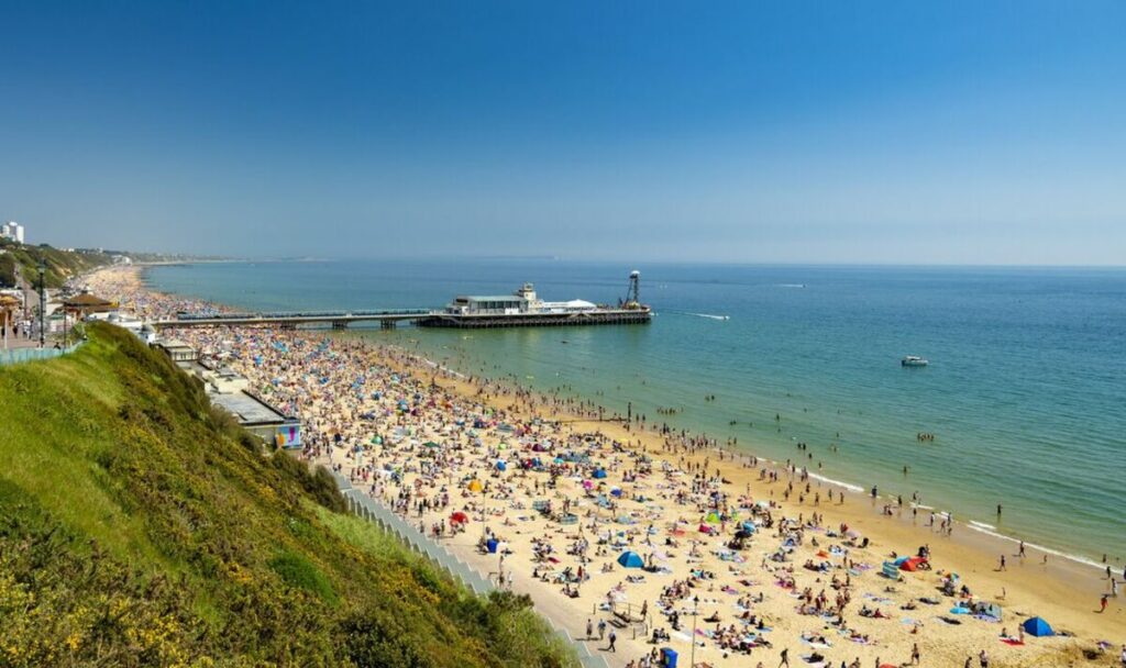Les 10 villes balnéaires avec les jetées les plus "incroyables" du ...