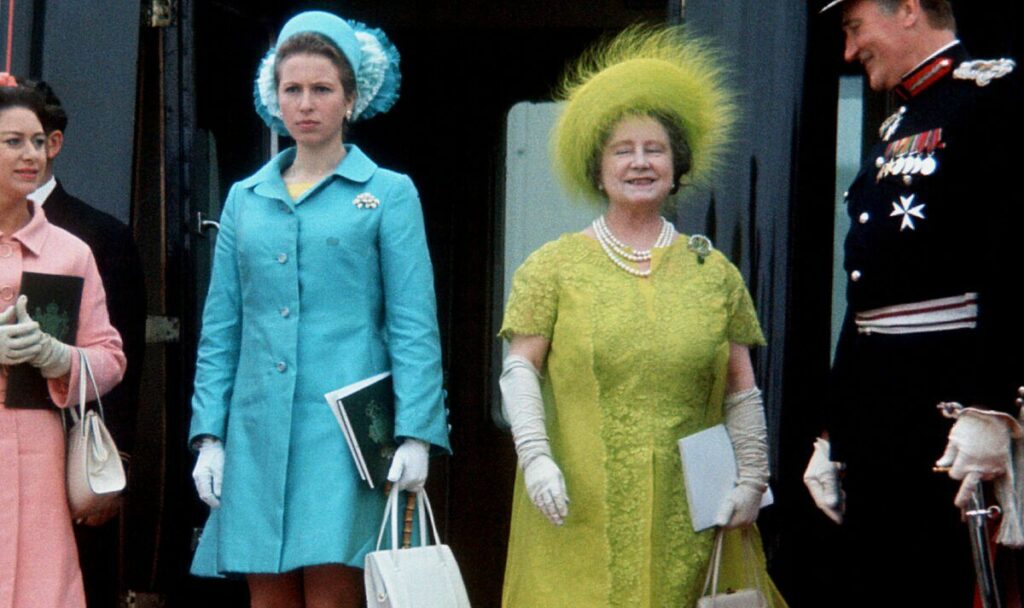 La reine mère a désapprouvé le style « audacieux » des années 1960 de ...