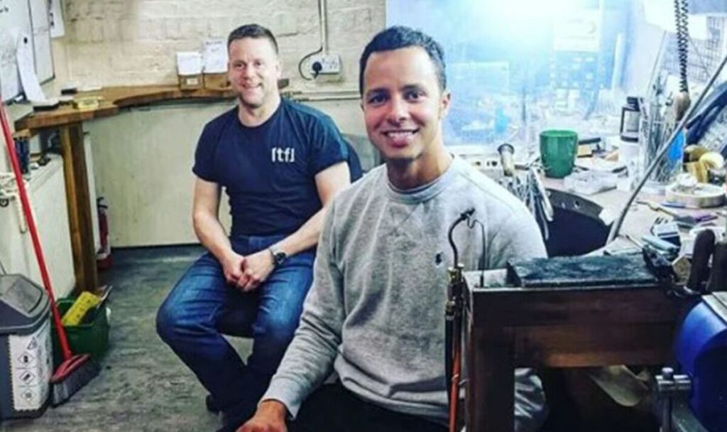 La star de Repair Shop explique qu'elle n'a pas assisté aux mariages de ...