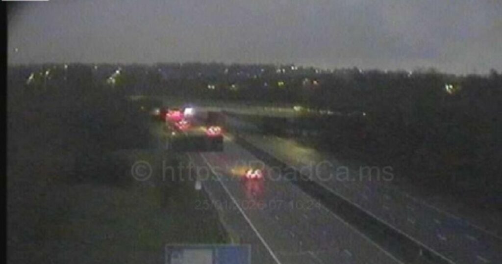 Trafic M1 : voies fermées après un accident impliquant trois véhicules ...